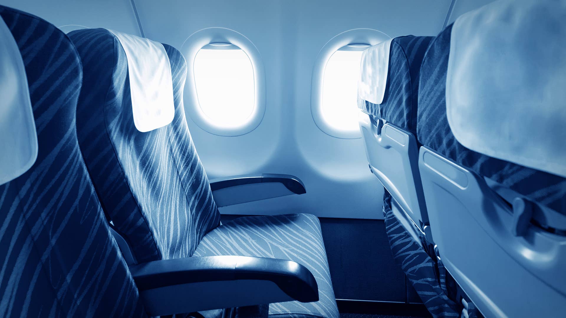 Video of airplane fight with kid over window shade goes viral - TravelHost