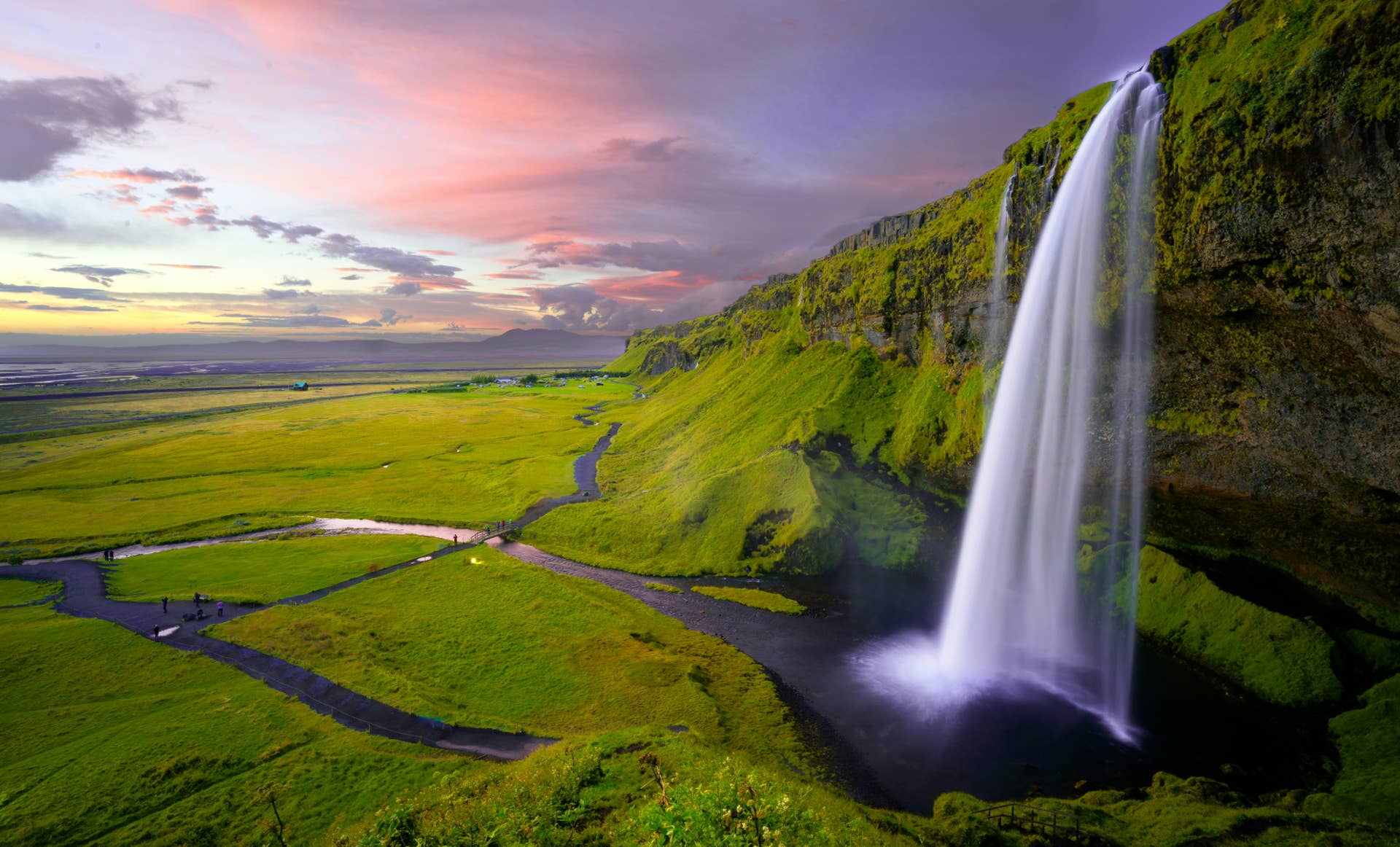 Real Iceland waterfalls in the 'Stranger Things' finale - TravelHost
