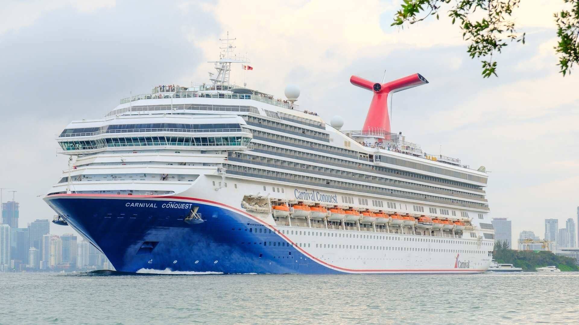 No, Carnival Cruise Line didn’t ban neck fans - TravelHost
