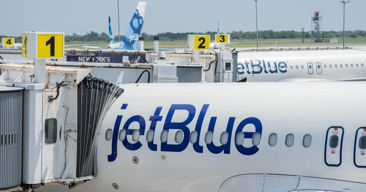 The best and worst times to fly this fall, according to Expedia ...