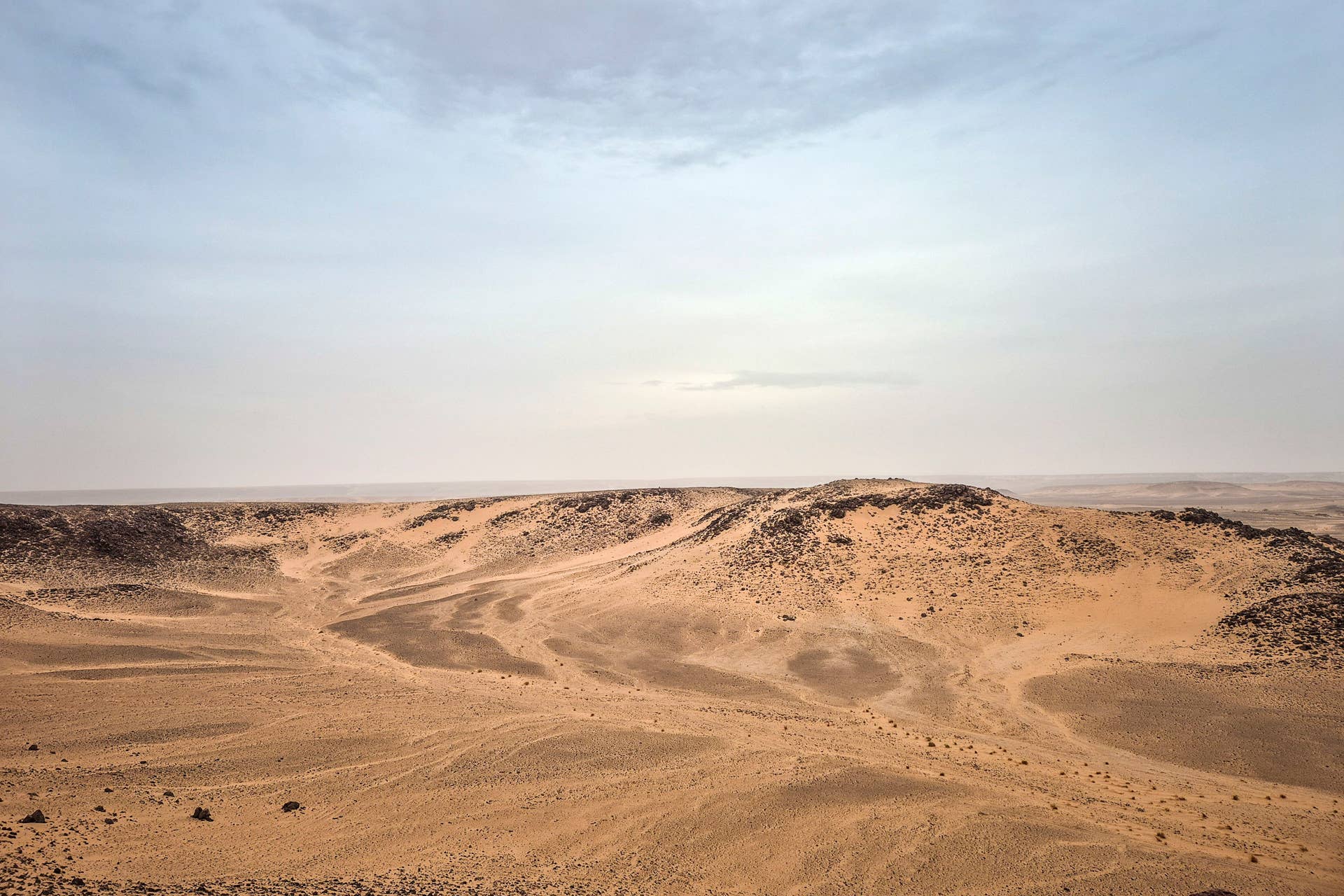 Paleozoic mesas in Sahara Desert visible from space - TravelHost