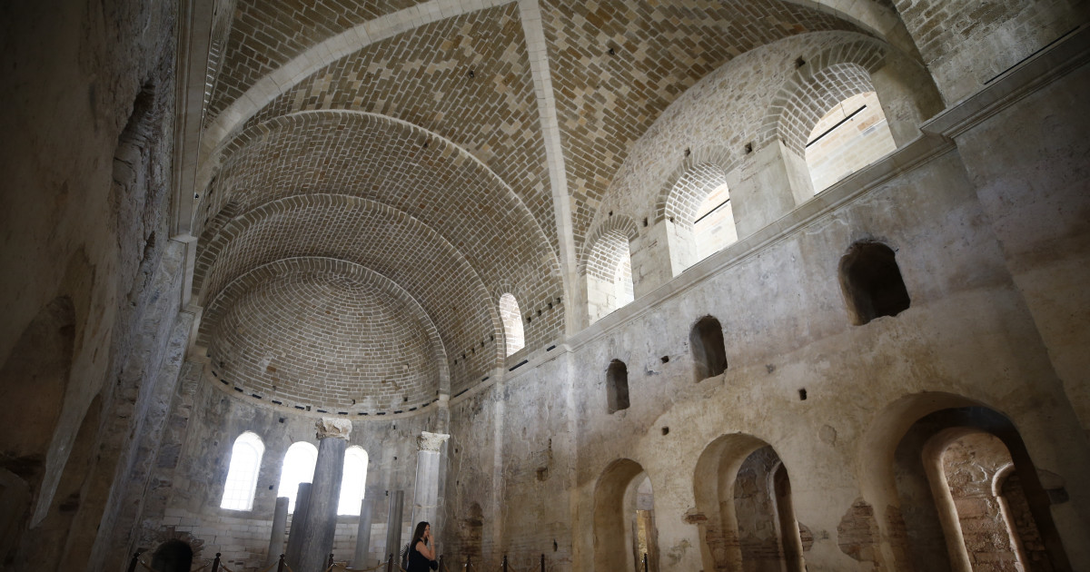 Visit the church the real Santa Clause is buried at - TravelHost