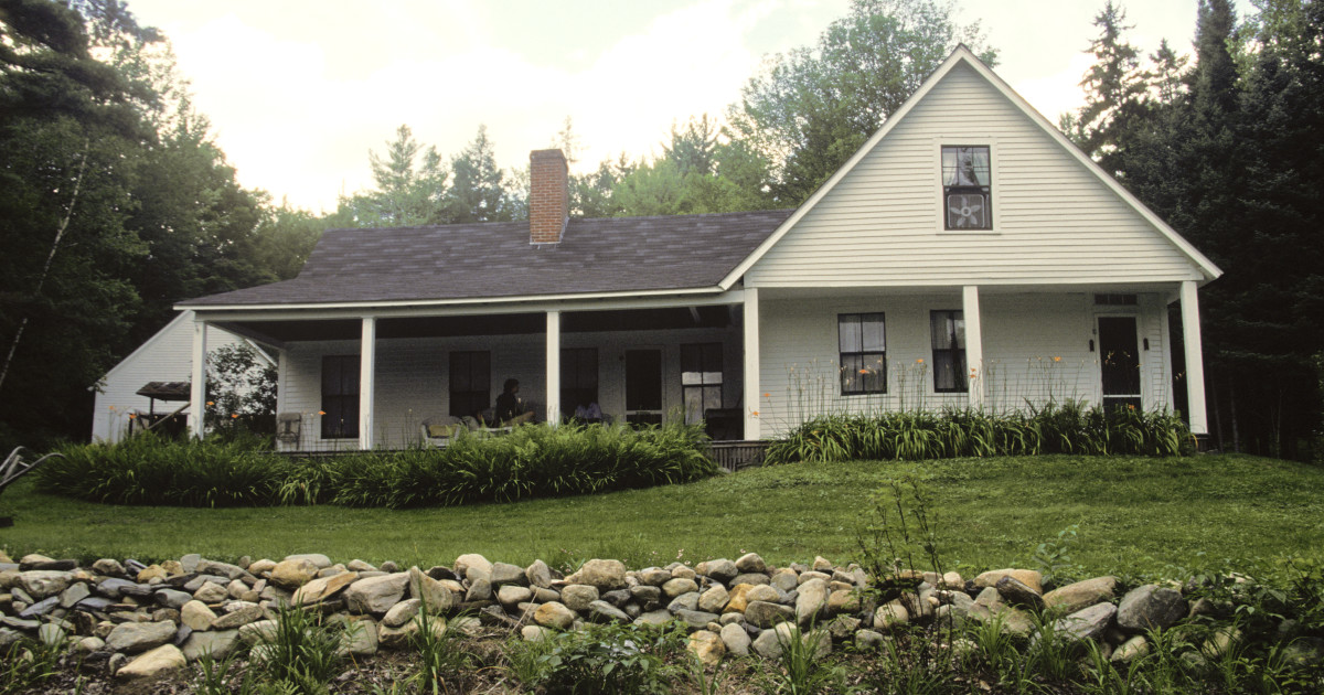 Robert Frost’s home receives $130k for renovations - TravelHost