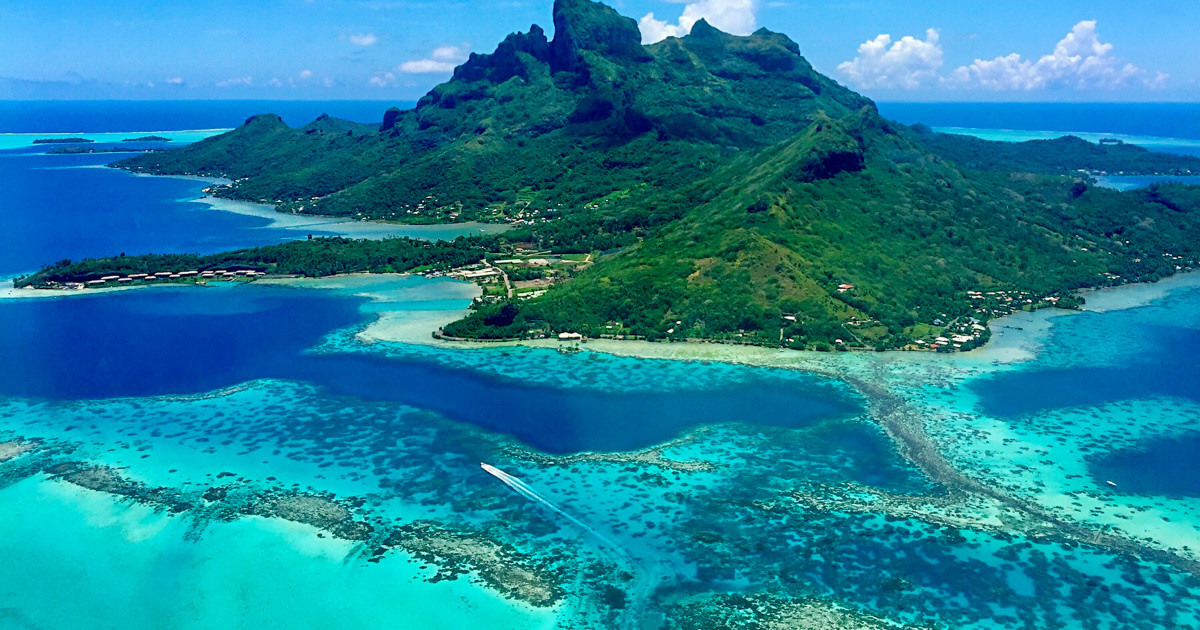 Best Time to Travel to Bora Bora - TravelHost