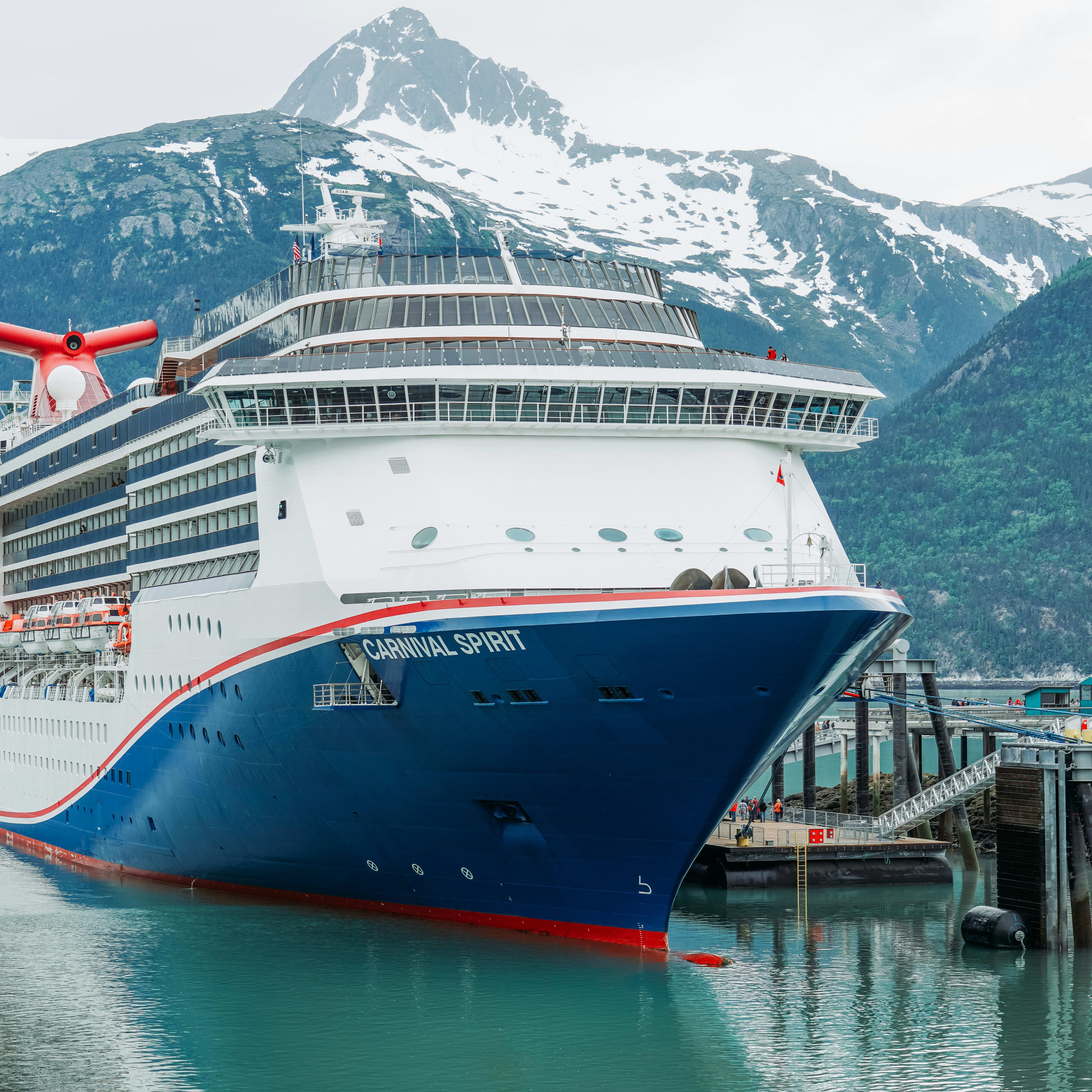 Carnival Cruise Line rep delivers message to cruise brawlers - TravelHost