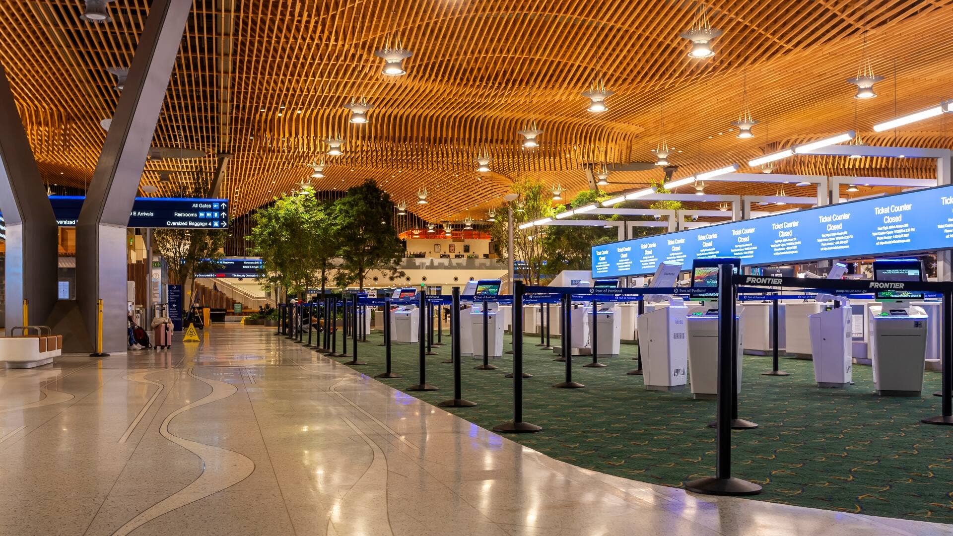 Landing on the edge: The world’s most extraordinary airport runways ...