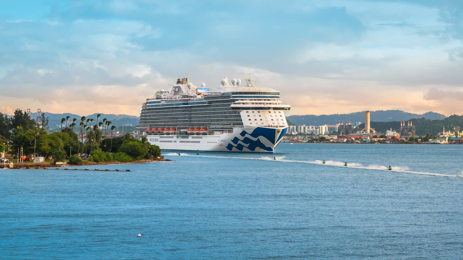 U.S. issues 'reconsider travel' warning for Caribbean cruise port ...