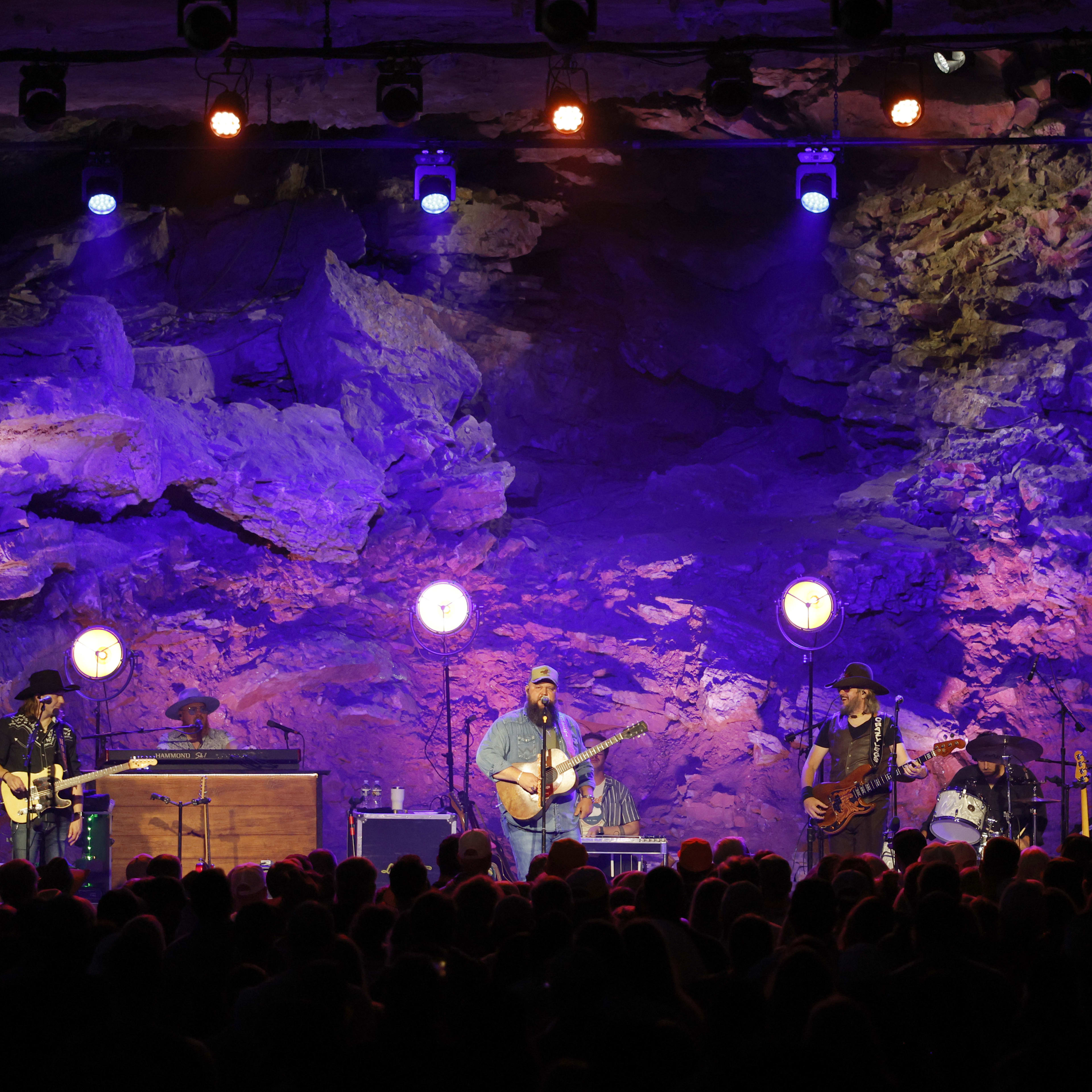 A TikTok prankster goes viral for especially disgusting plane cooking ...