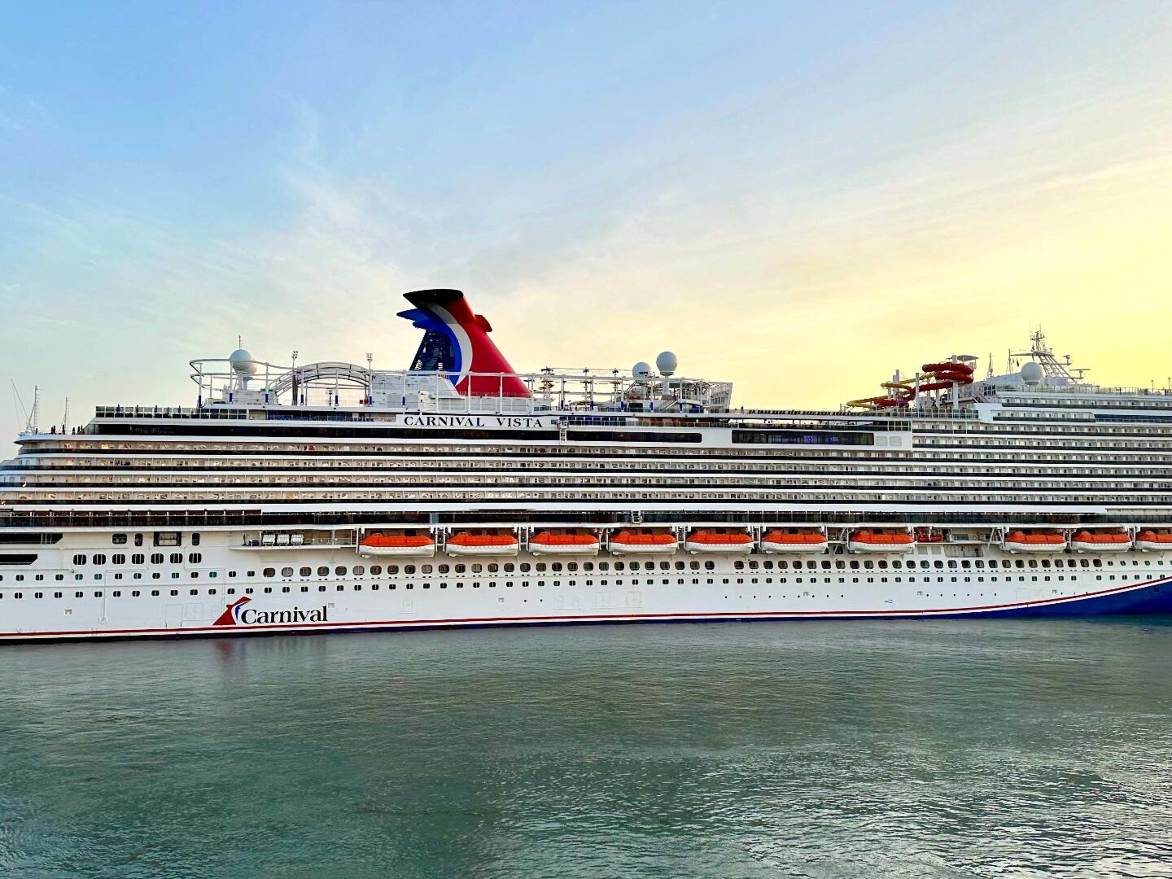 Carnival talks cruise loyalty; Royal Caribbean secures Costa Maya ...