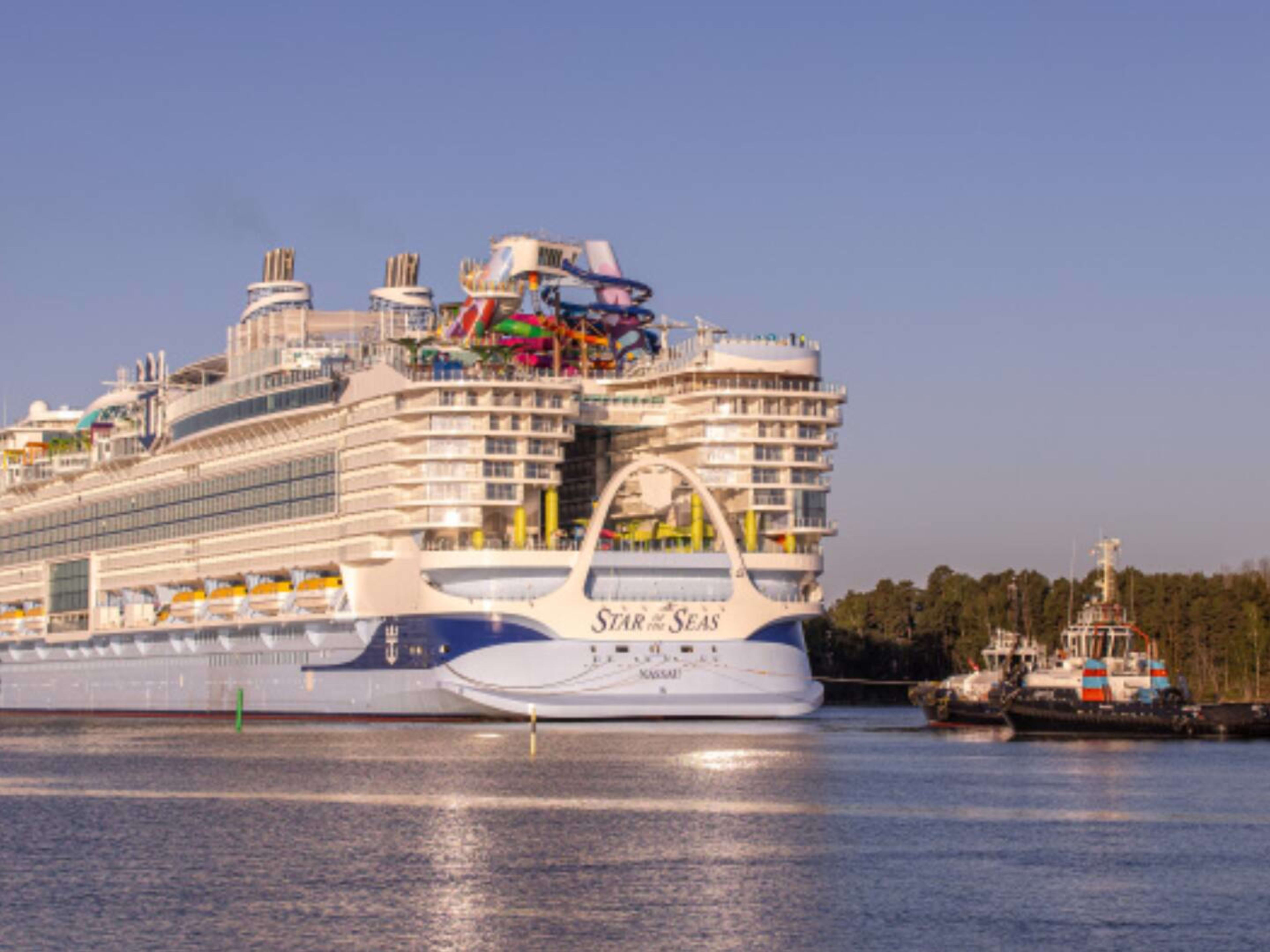 Royal Caribbean’s Star of the Seas makes huge entrance in Florida ...