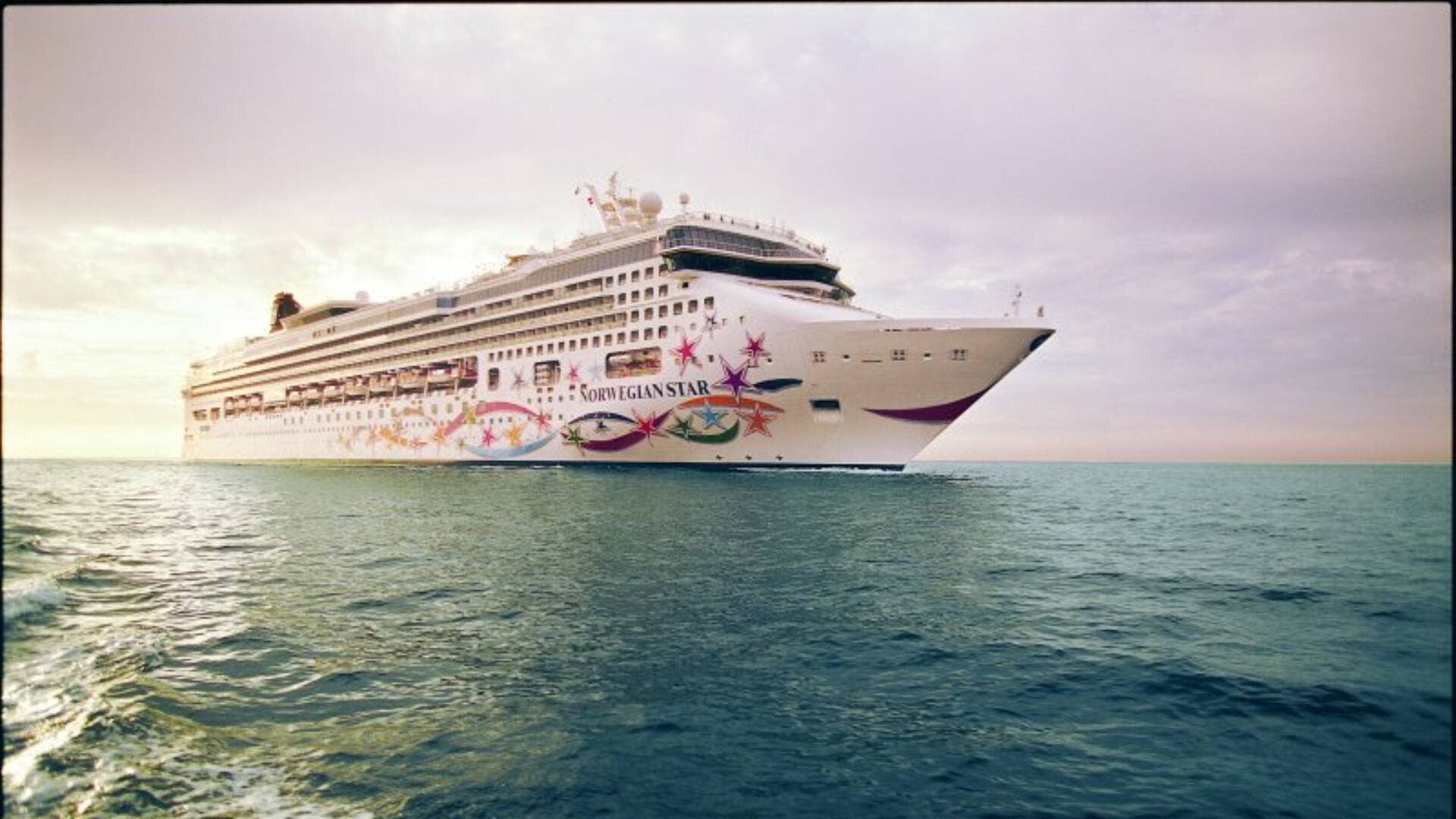 Norwegian Cruise Line ship towed back to port after power failure ...