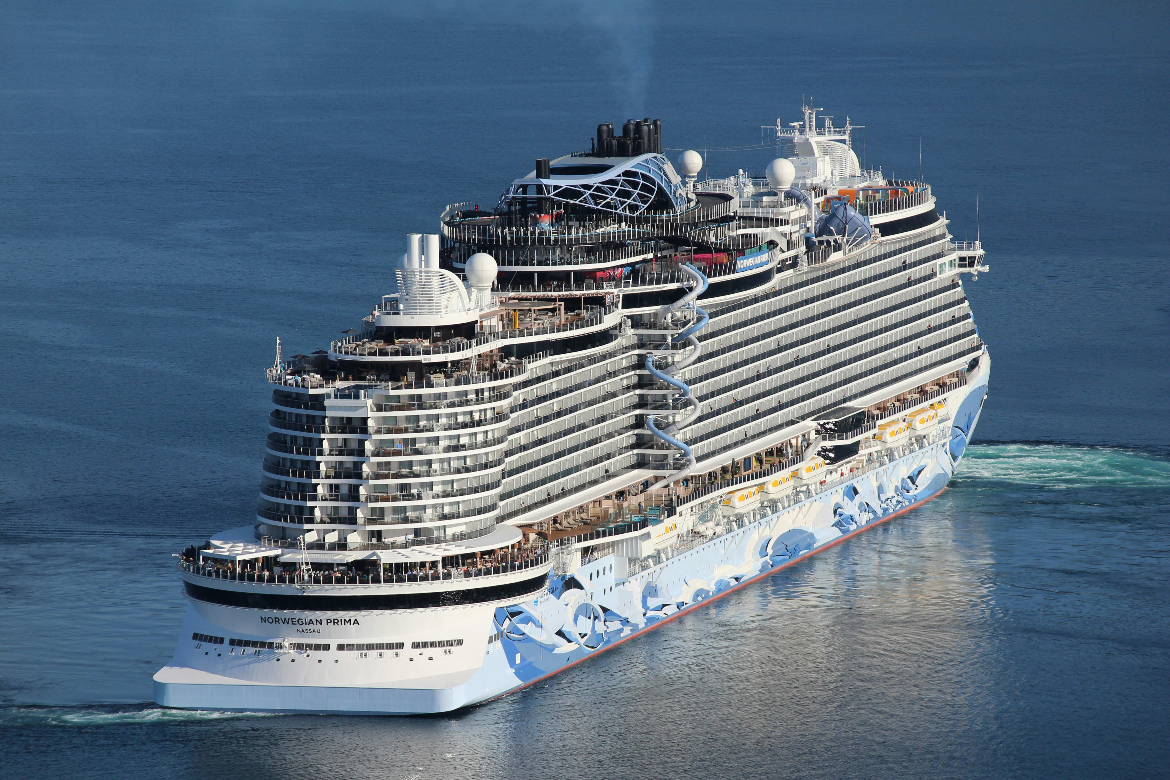 Norwegian Cruise Line adds room service limit, extra entrée fees ...