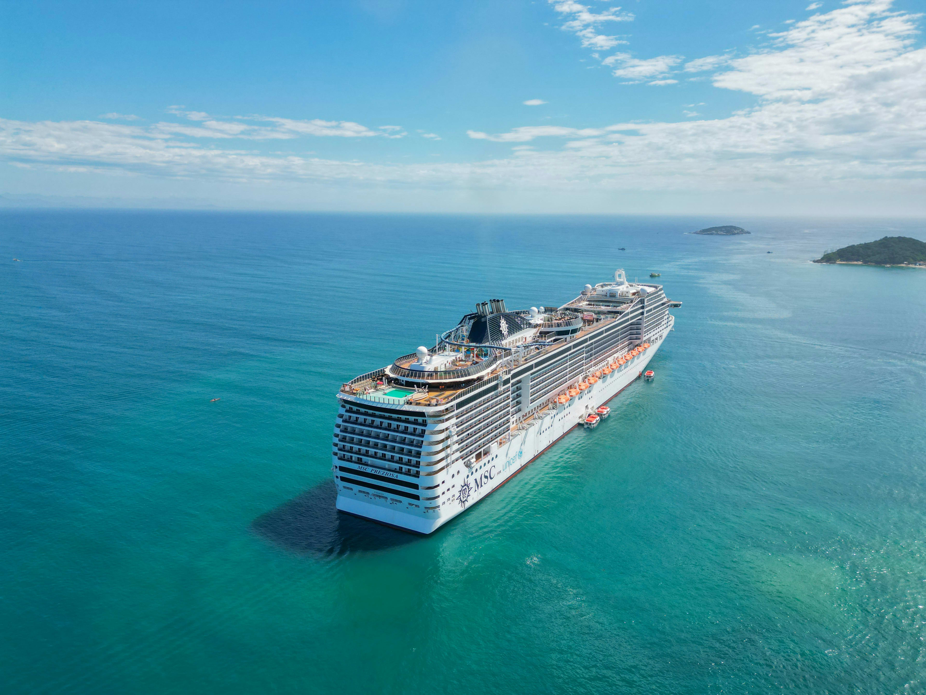 MSC cruise ship engine fails; Norwegian Cruise Line faces lawsuit ...