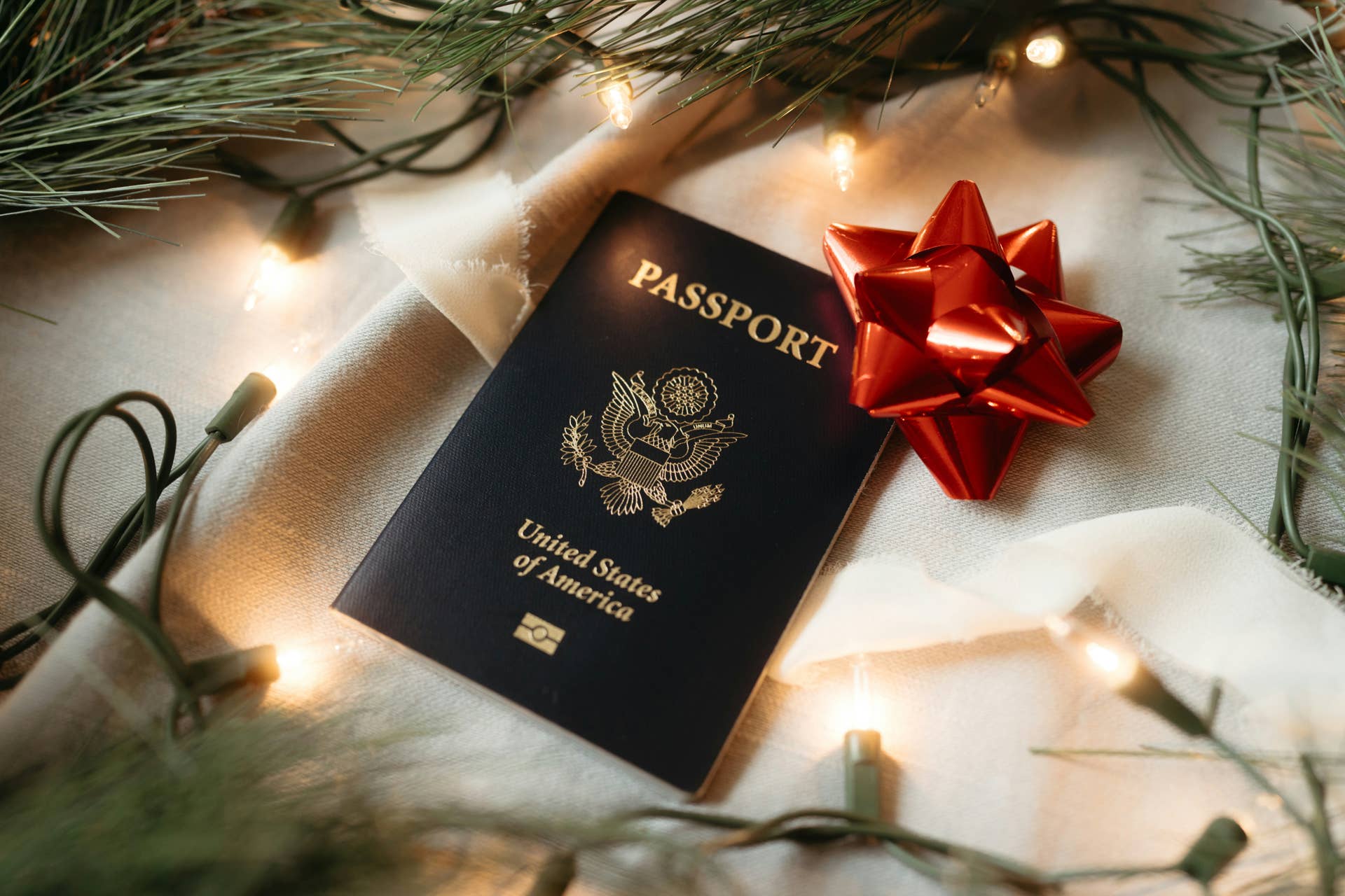 How to gift travel for Christmas? Four options to consider - TravelHost