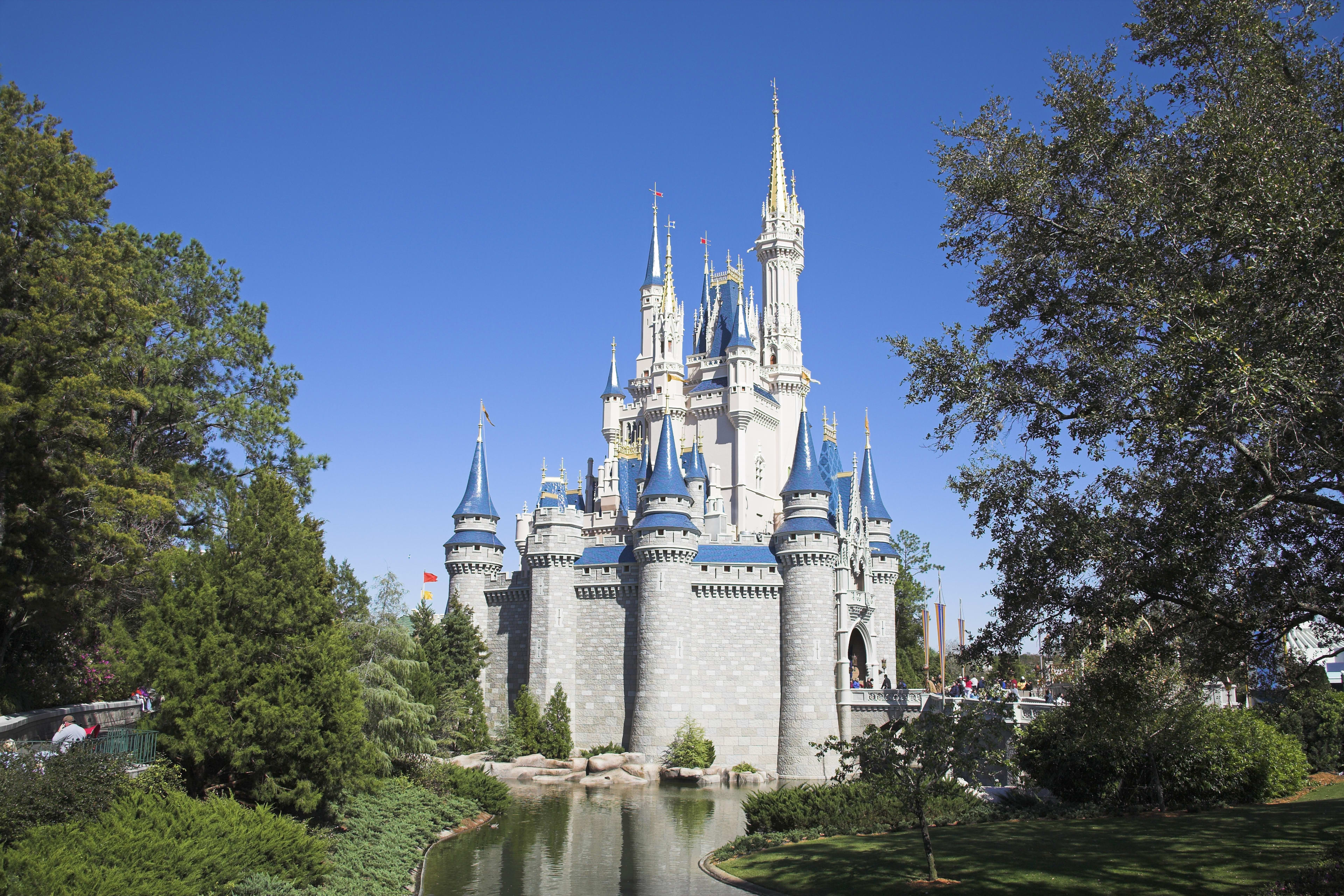 Do you tip Disney travel agents? - TravelHost