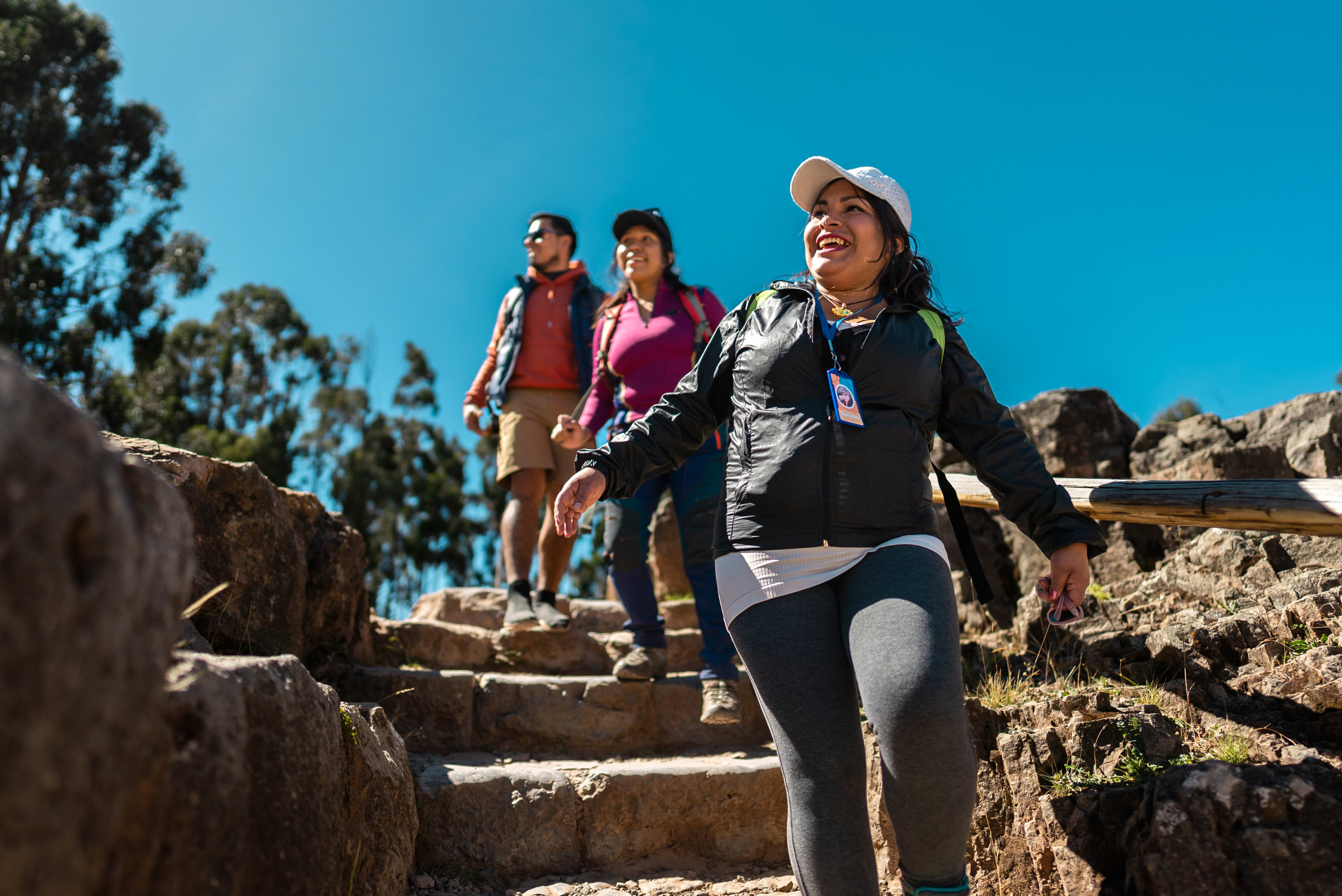 Should you tip travel tour guides? - TravelHost