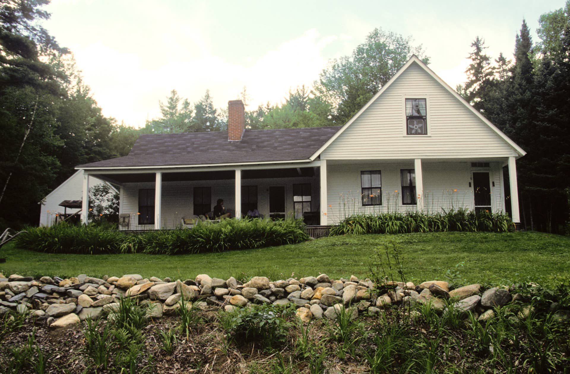 Robert Frost’s home receives $130k for renovations - TravelHost