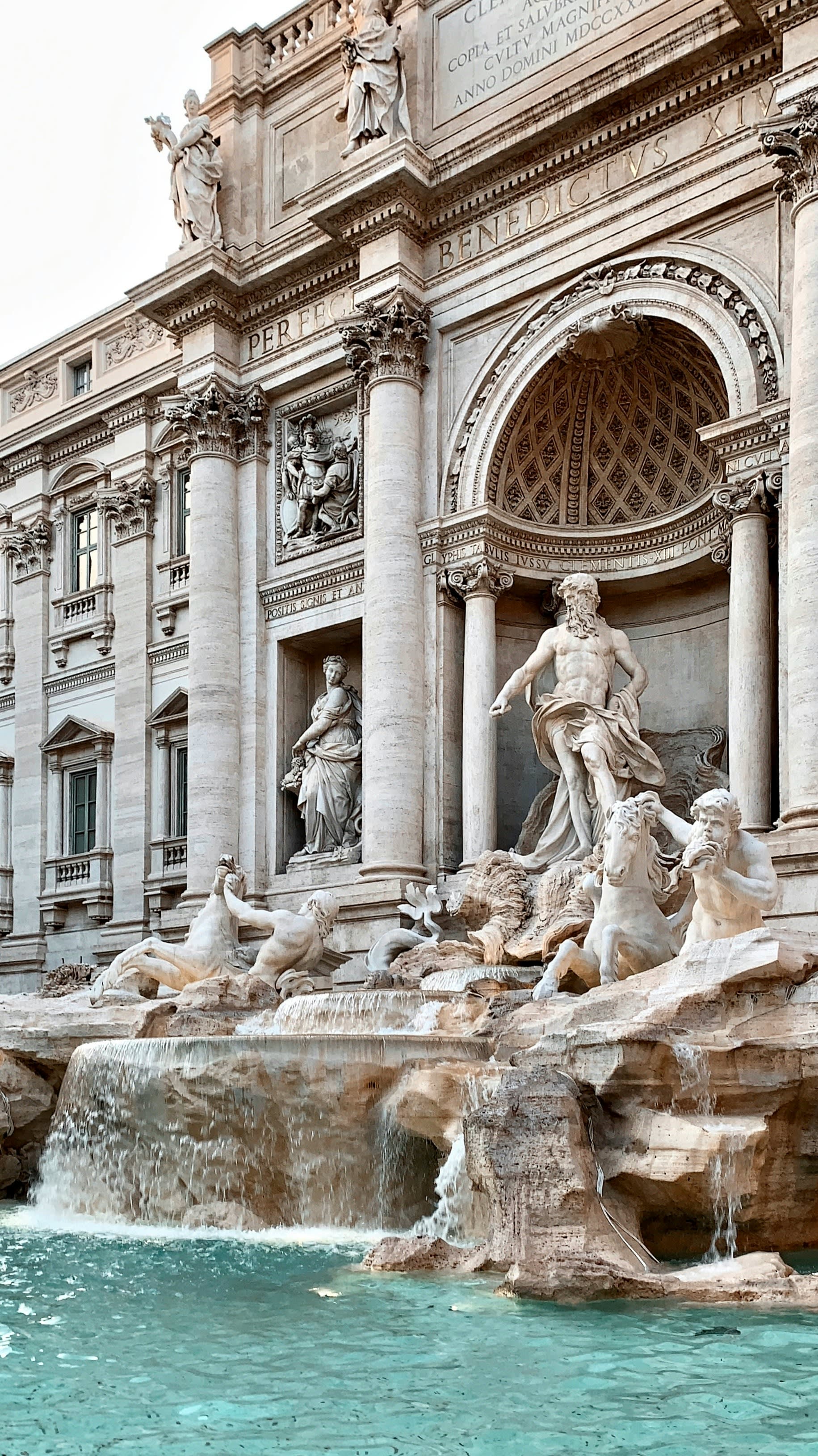 The Trevi Fountain will charge €2 fee - TravelHost