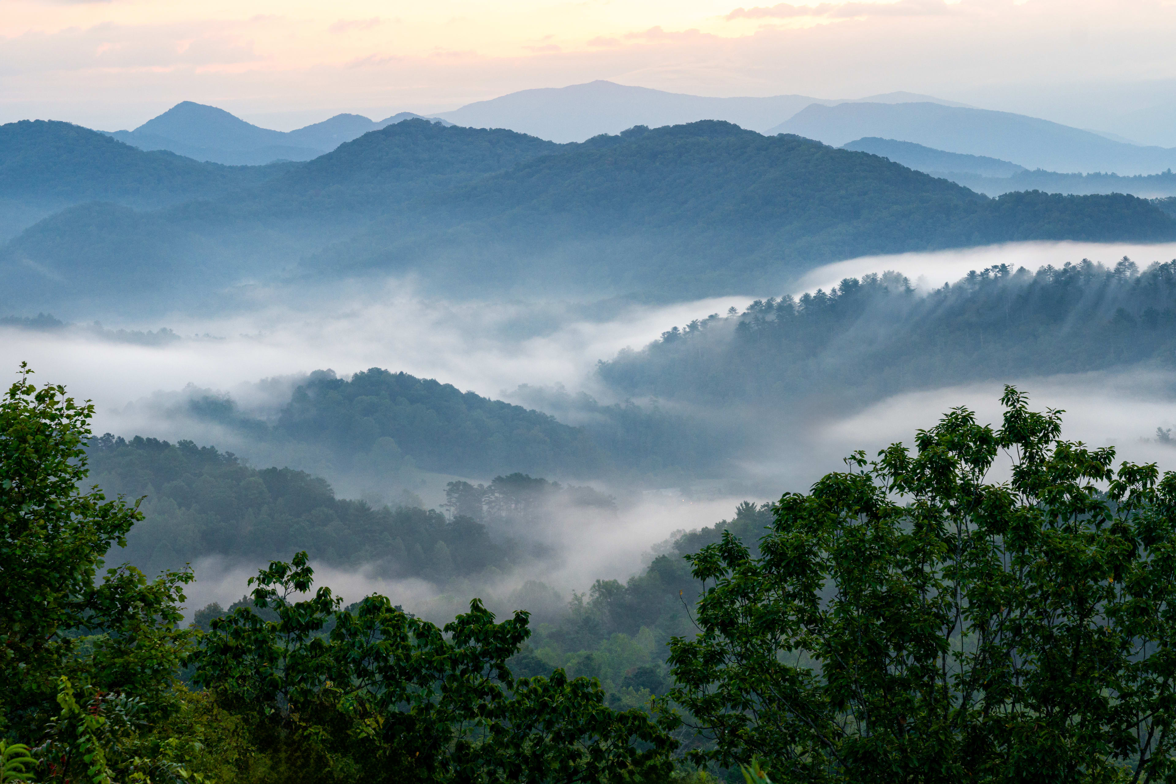 https://travelhost.com/attractions/what-to-see-smoky-mountains - TravelHost